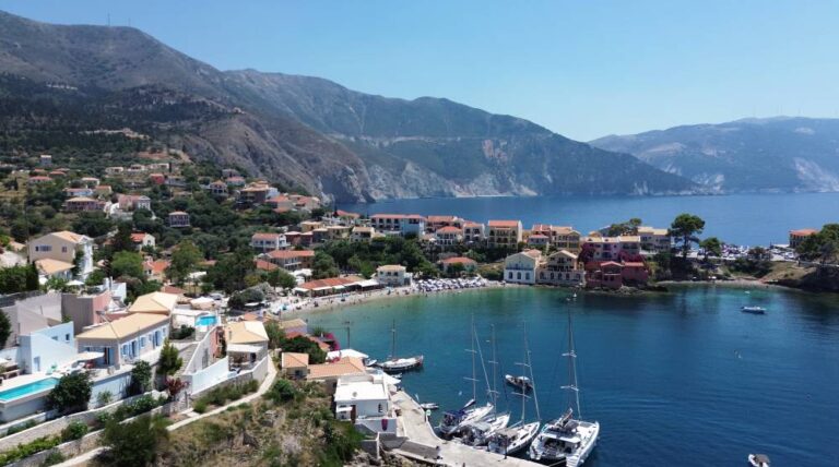 Assos: Colorful Village on the West Coast Kefalonia You Should not Miss